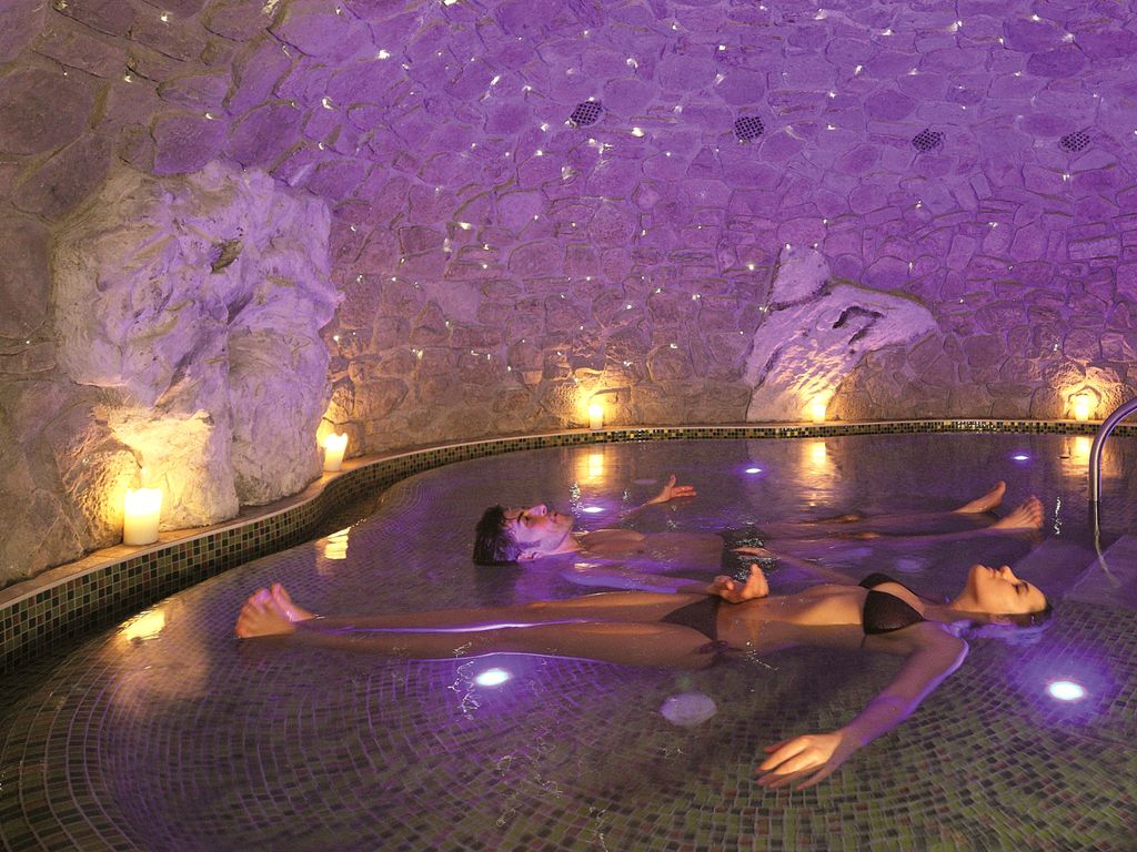 Short Stay mit Floating | 2 Nächte - Verwöhnhotel Kristall